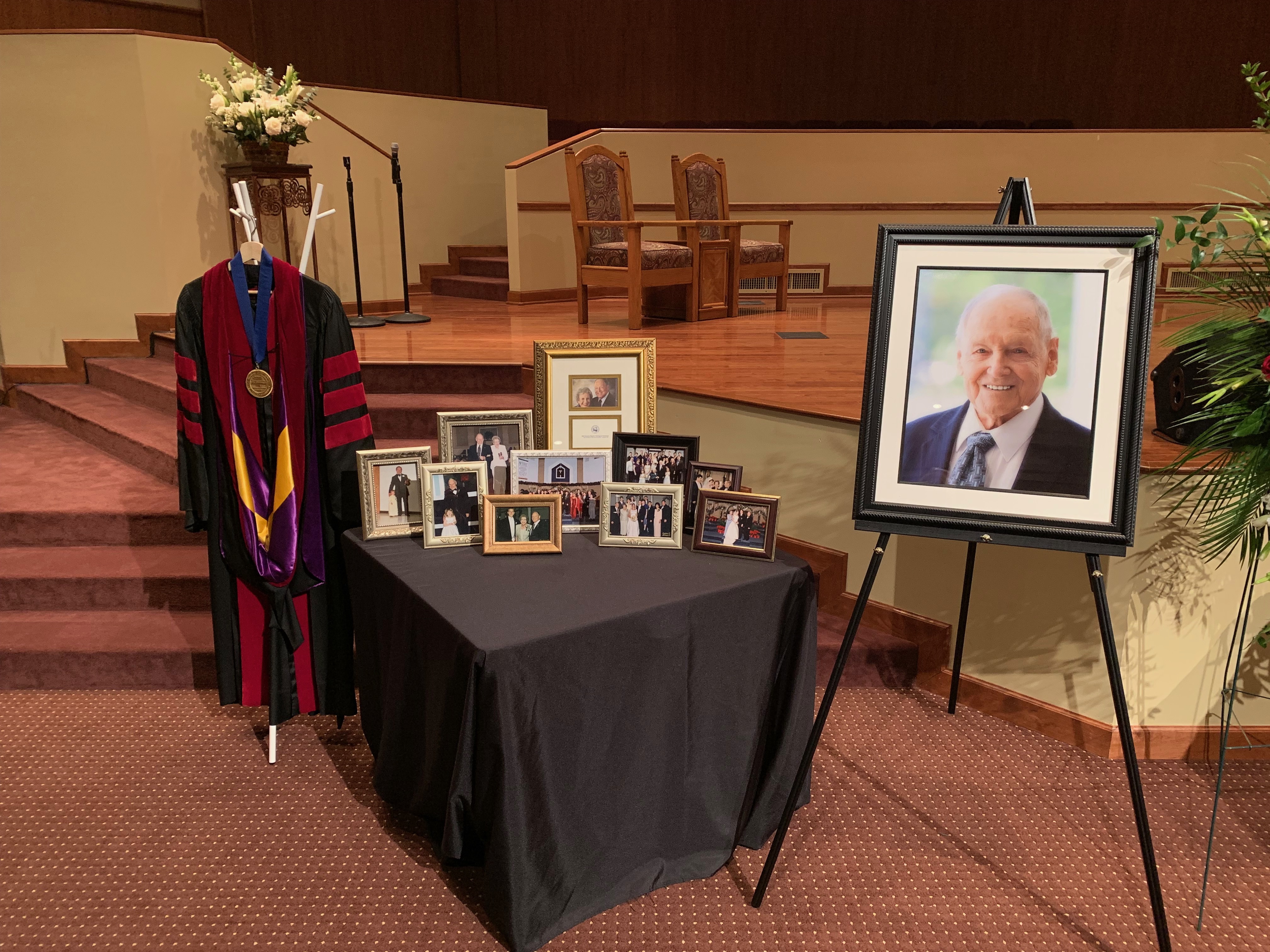 Tribute to Gray Allison: Now He Belongs to the Ages – Michael R Spradlin